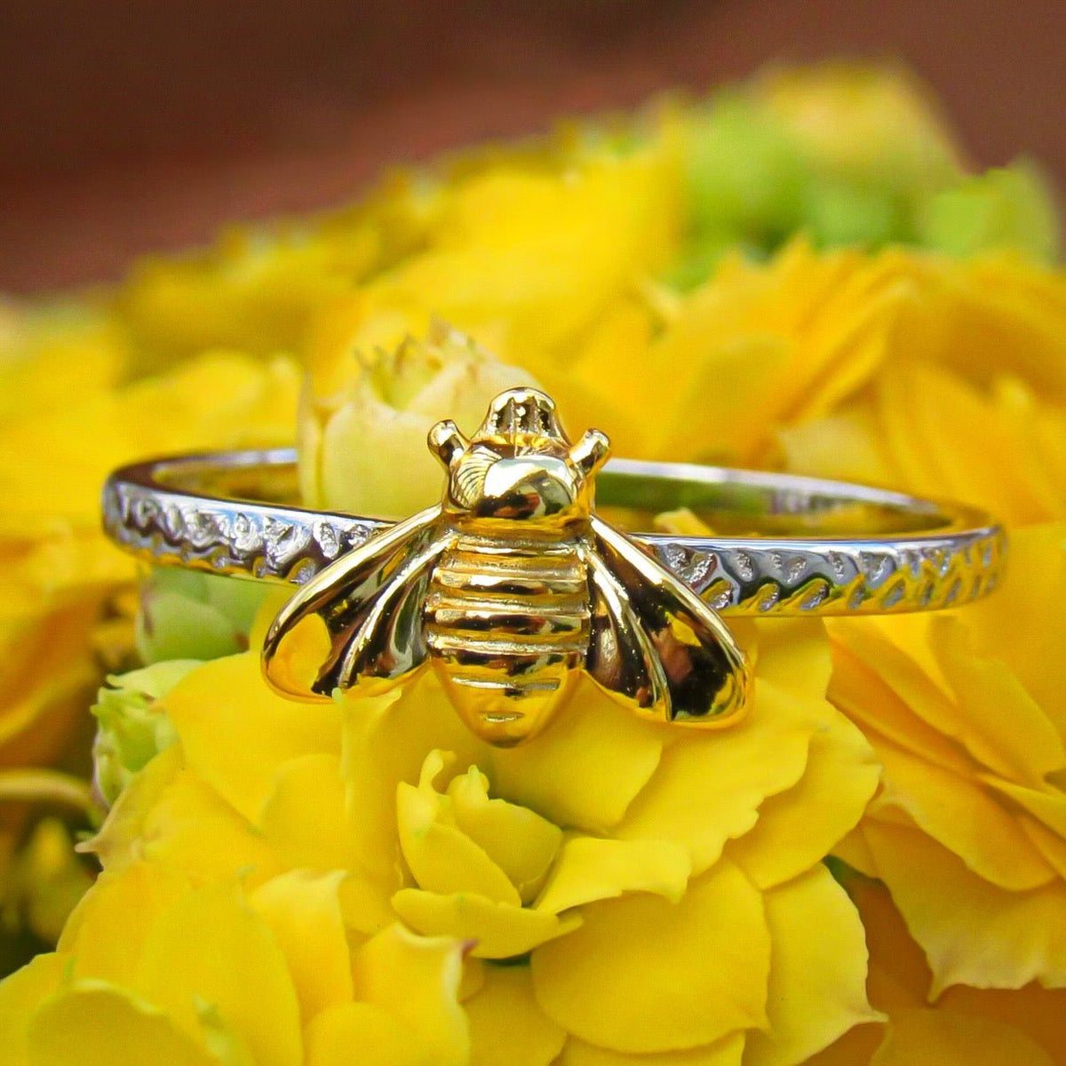 18k Gold Dainty Bee Ring – Aspen Jewelry